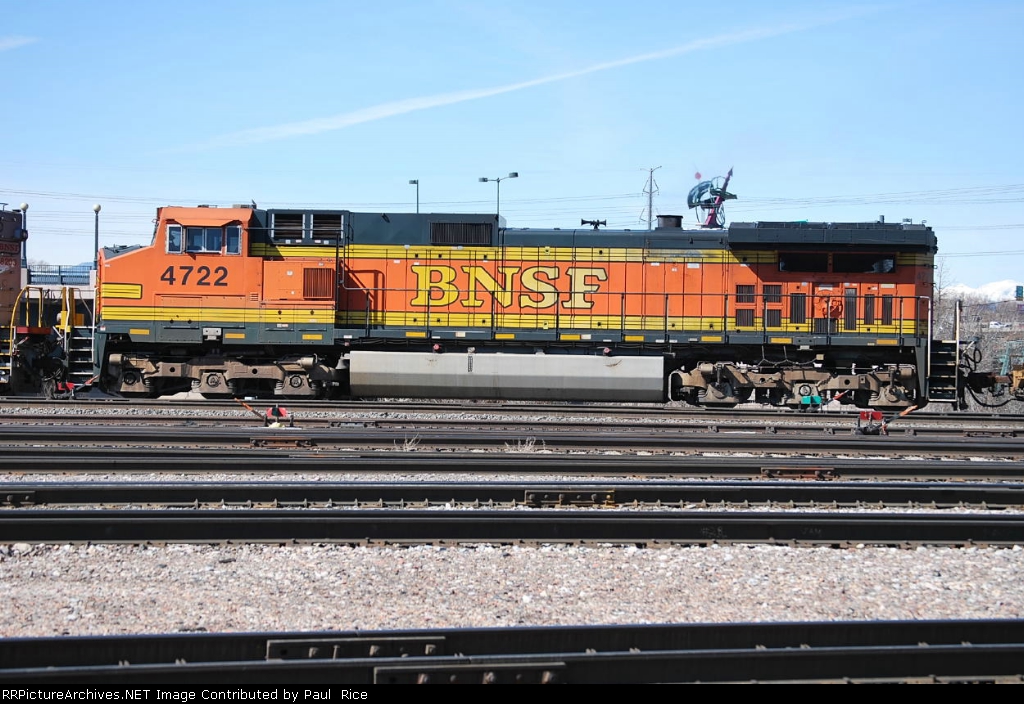 BNSF 4722